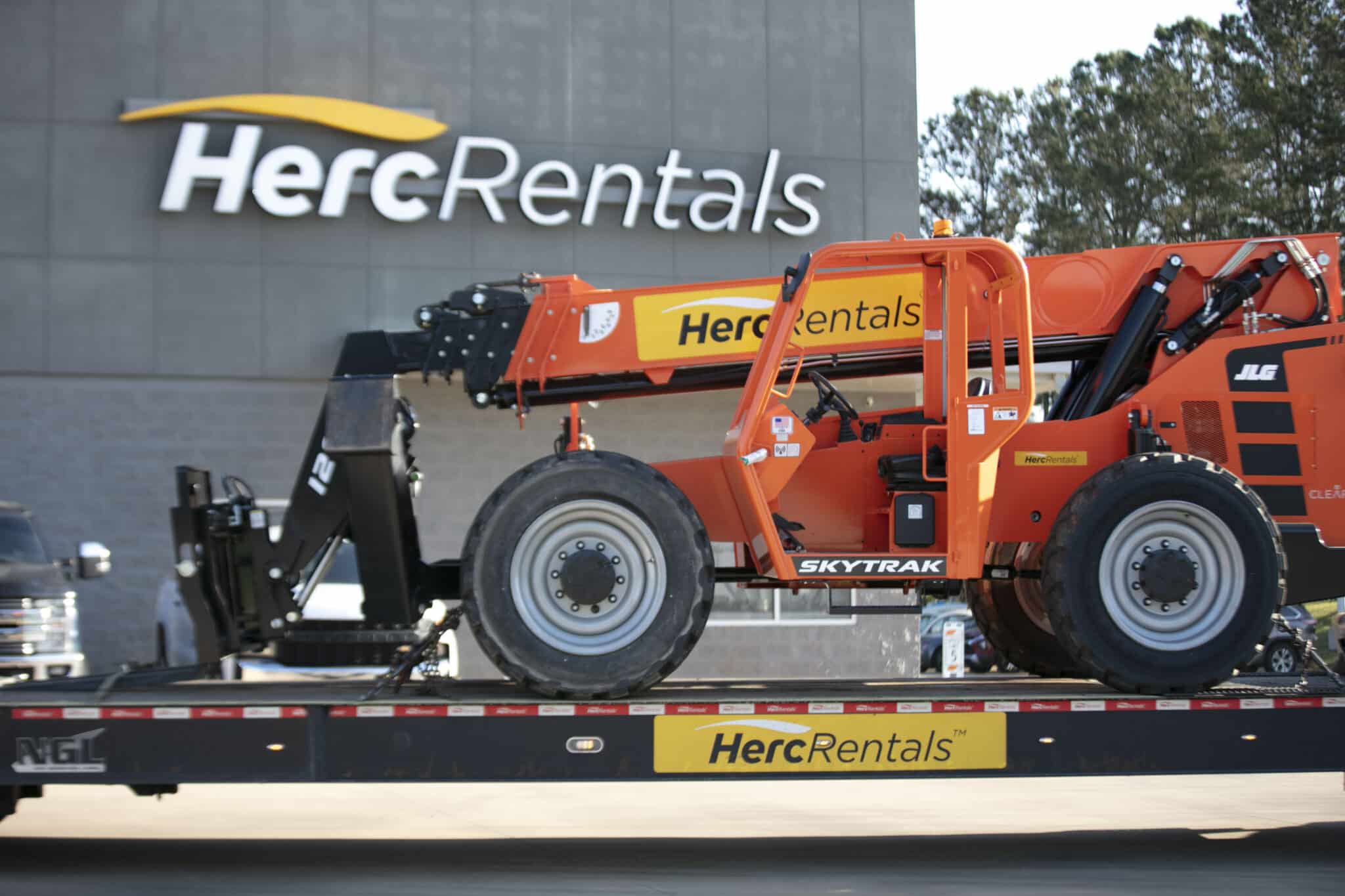Herc Rentals revenue soars 35% after H&E integration - Equipment ...