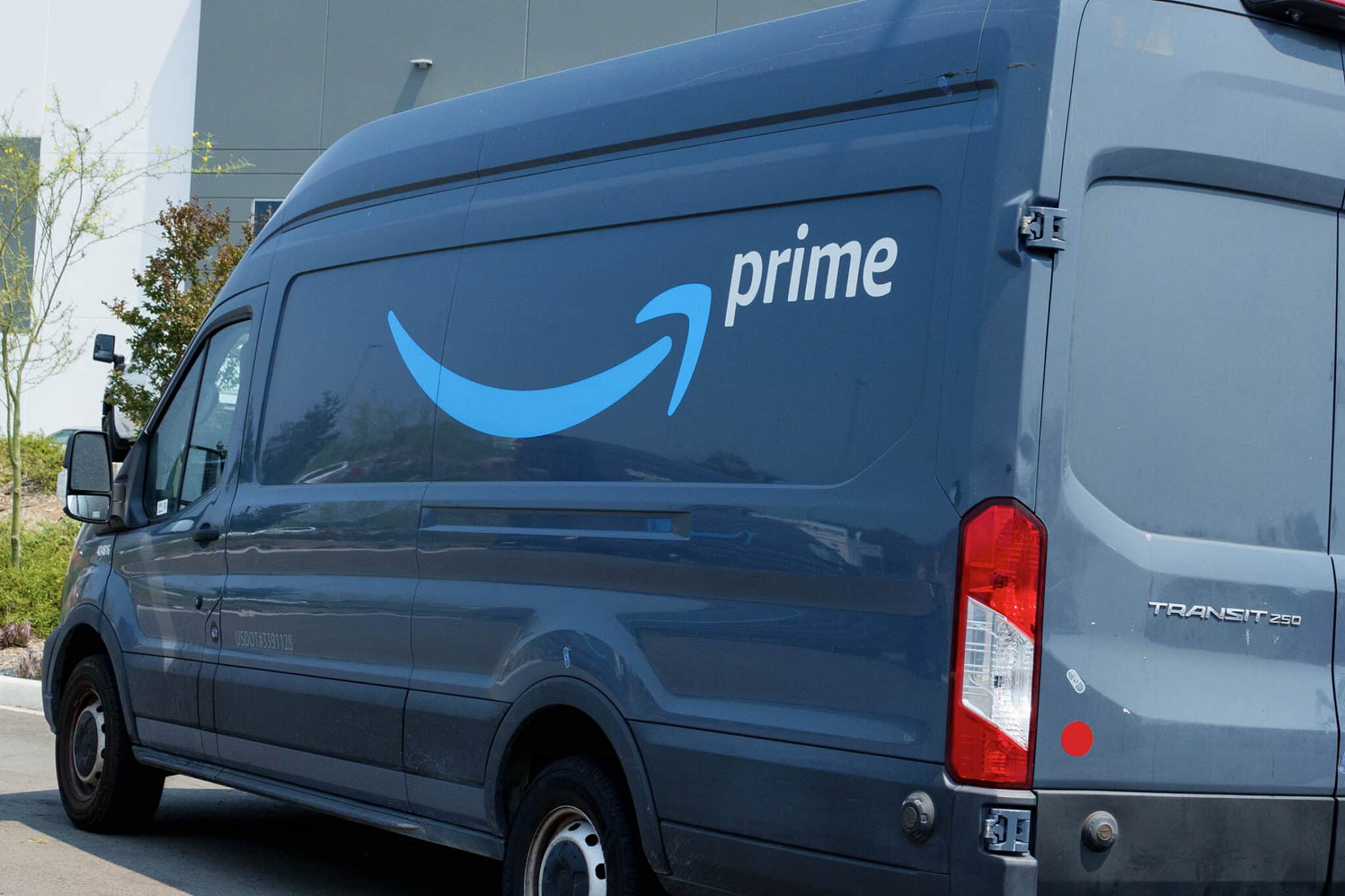 Amazon faces backlash for sky-high delivery van repair bills ...