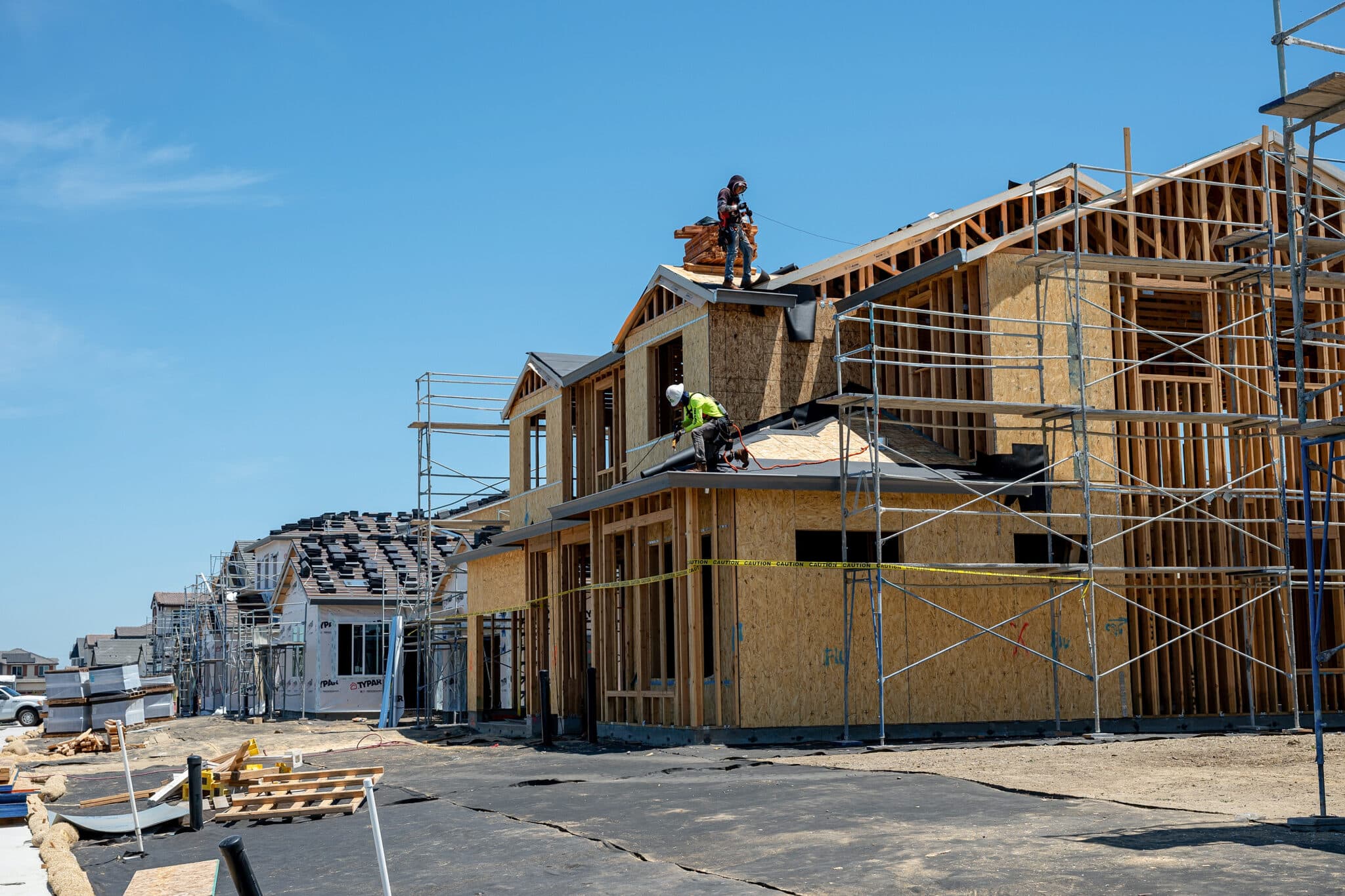 US housing starts drop to the weakest pace since 2020 - Equipment ...